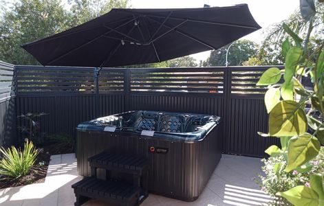 Spas Outdoor Kitchens - Mega Spa