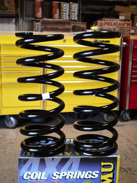 Old Man Emu 2754 Rear Heavy-Duty Springs (2754)