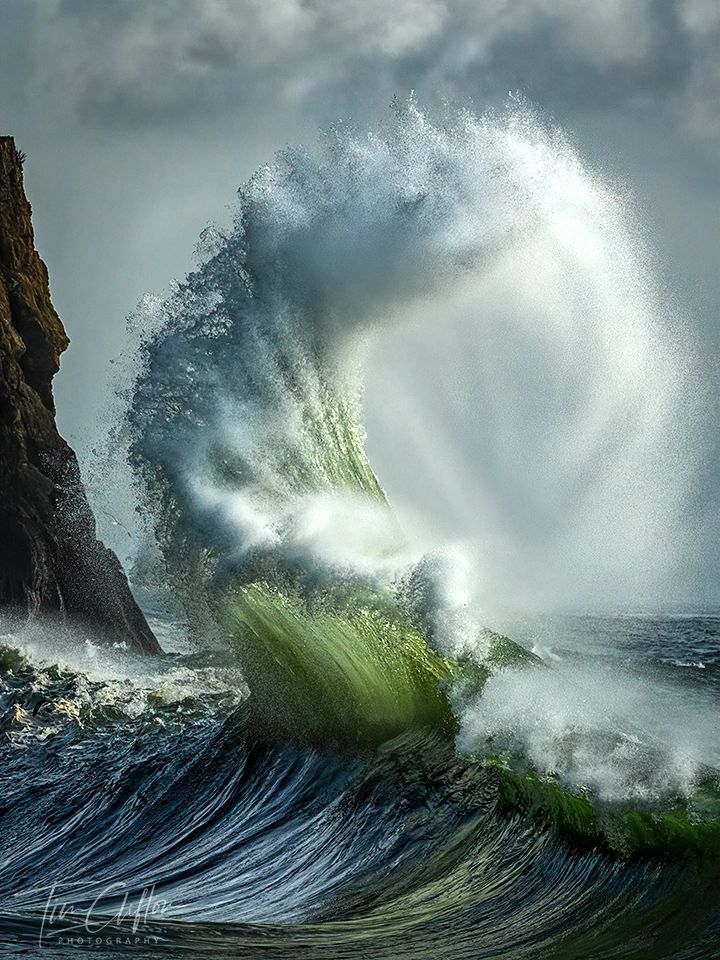 Photographing waves at Cape Disappointment State Park