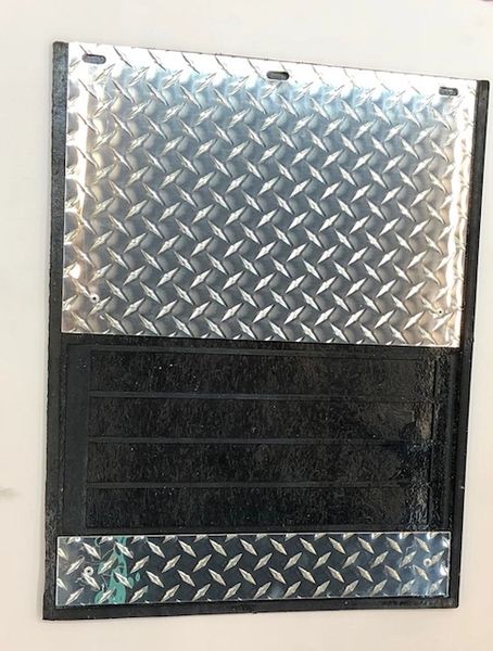 Diamond Plate Mud Flap, 19" x 24" - 1924D