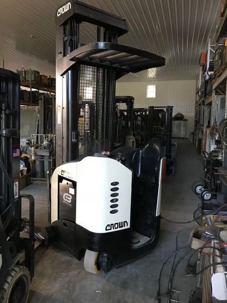 CROWN SINGLE DEEP REACH TRUCK