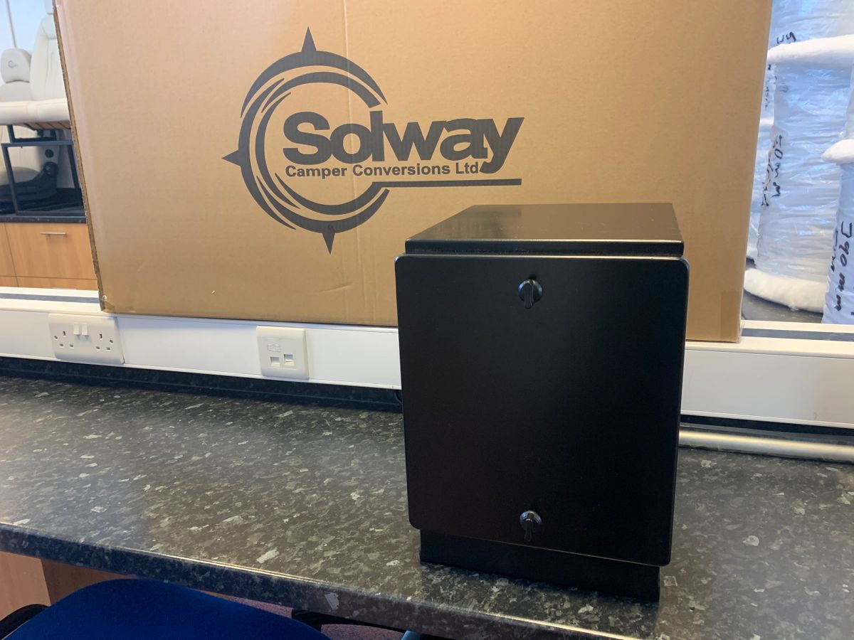 Gas Locker Box Campingaz 907 Bottle (SMALL)