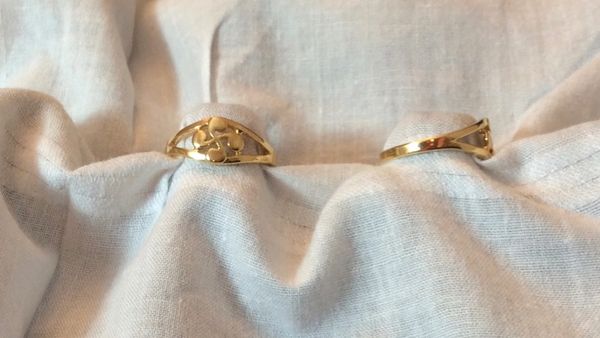 Delicate Lauburu Gold Ring