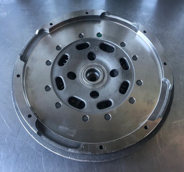 LUK 52104721 Dual Mass Flywheel Dodge 52104721AG NEW! FREE SHIPPING ...