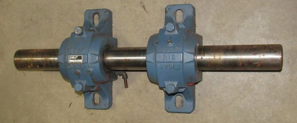 2) SKF SAF 516 Pillow Blocks with Bearings and Shaft