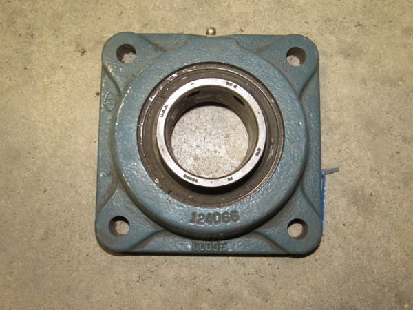 NEW Dodge 124066 4-Bolt VSC 2" Flange Bearing D268203