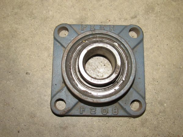 Peer (FT208-24), 1-1/2" Bore, 4 Bolt Flange-Mount Bearing