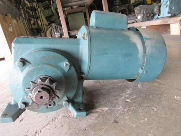 Reliance 1/2 HP, 1 PH, P56 Frame Motor w/70:1 Ratio Master XL Gearmotor ...