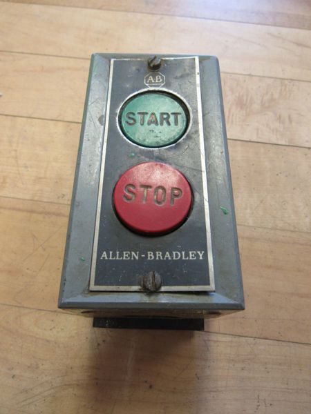 Allen Bradley START STOP Push Button Switch Box Enclosure, Std Duty 600 VAC