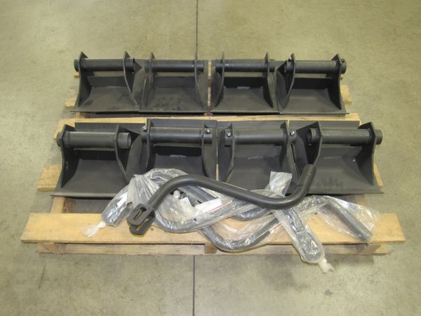 Lot of NEW Holland Trailer Landing Gear Sand Shoes