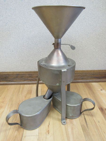 Boerner Type Sample Divider (16-3/4"H x 6-3/4"W)