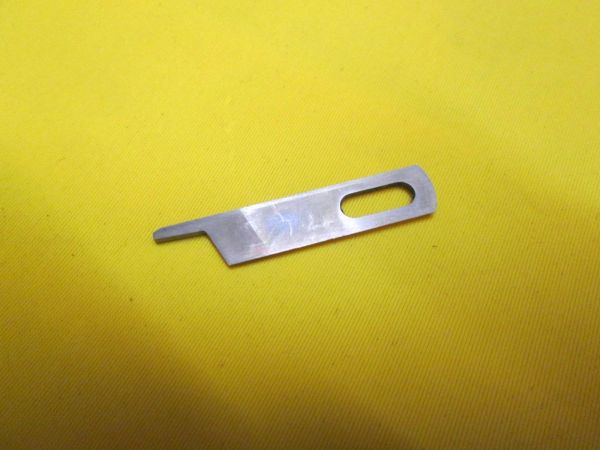 Upper Knife for Bernette Funlock 004