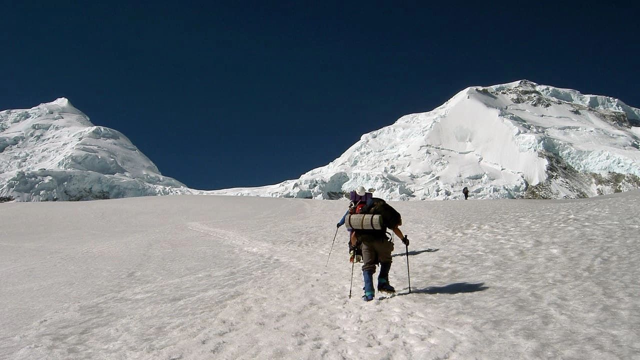 CLIMBING MOUNTAIN HUASCARAN 6 days