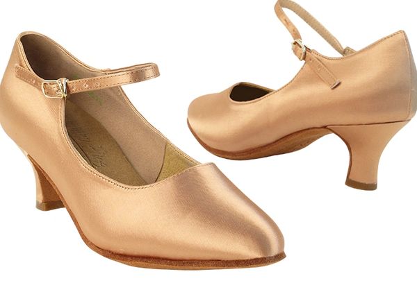 Closed Toe. Good option in 2 in heel