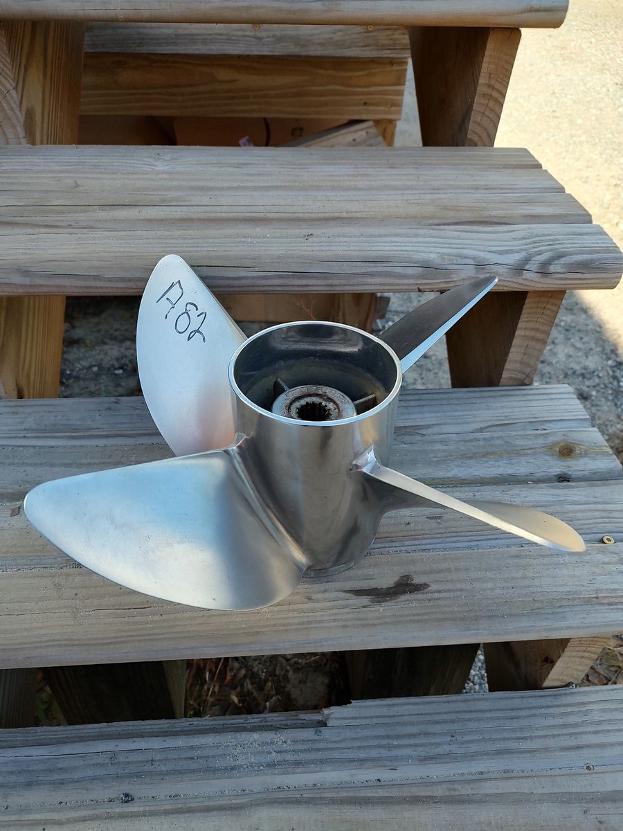 Hydromotive Intimidator Propeller 29 pitch LH 1" Shaft 15 Spline Prop ...