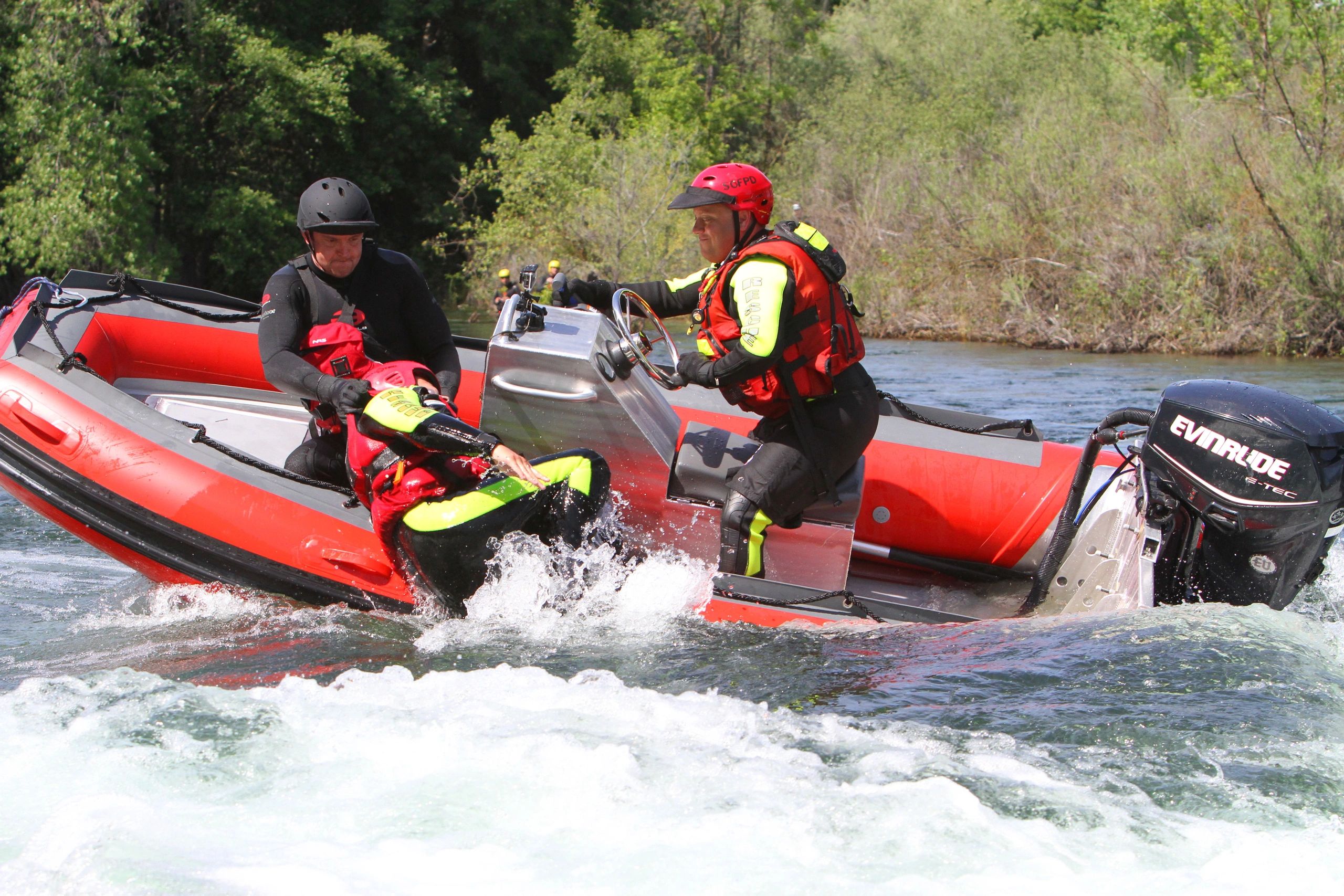 FirstResponderBoats.com - Swift Water Rescue Boats