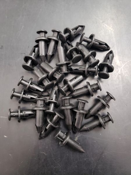 PUSH PINS - BODY CLIPS