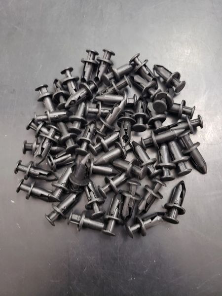 PUSH PINS - BODY CLIPS (- QUANTITY: - 50)