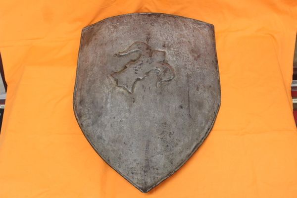 #2062- SUPER RARE MUSUEM PIECE 15TH -16TH CENTURY GERMAN KNIGHTS SHIELD