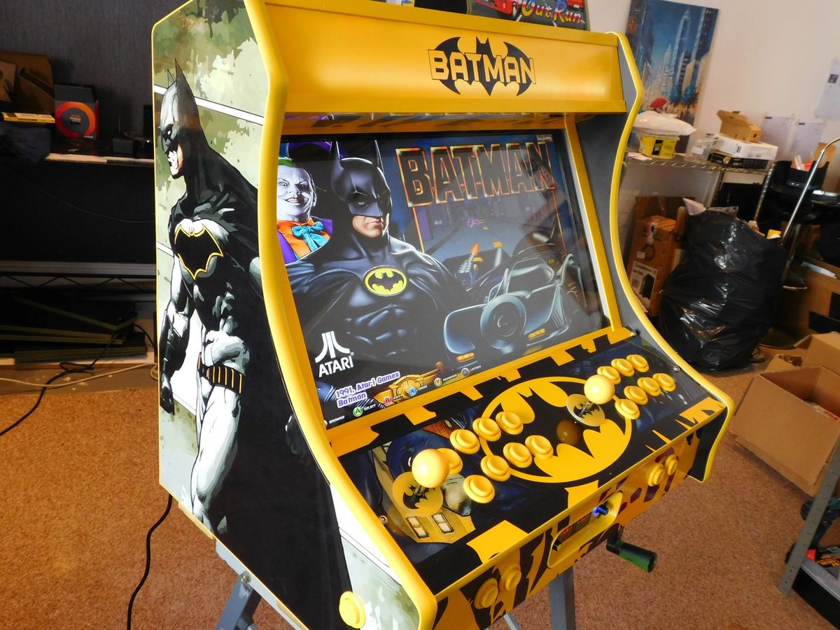 BATMAN Custom Arcade Bartop Cabinet (HyperSpin)