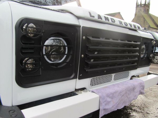 LAND ROVER DEFENDER FRONT GRILL AND LIGHT GUARD SET
