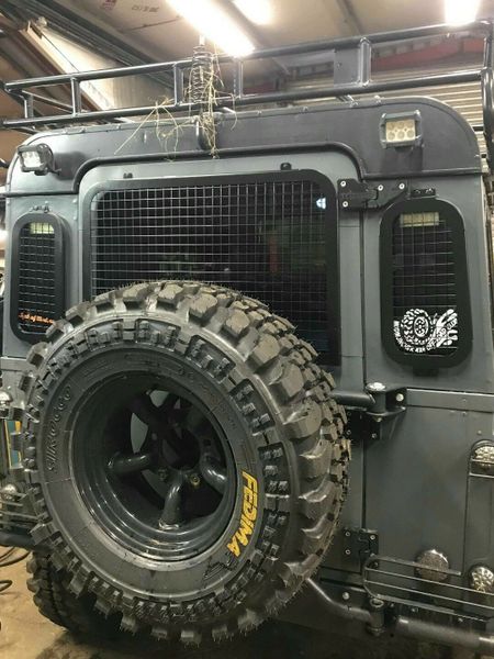 DEFENDER EXTERNAL WINDOW GUARDS 3 PIECE REAR SET