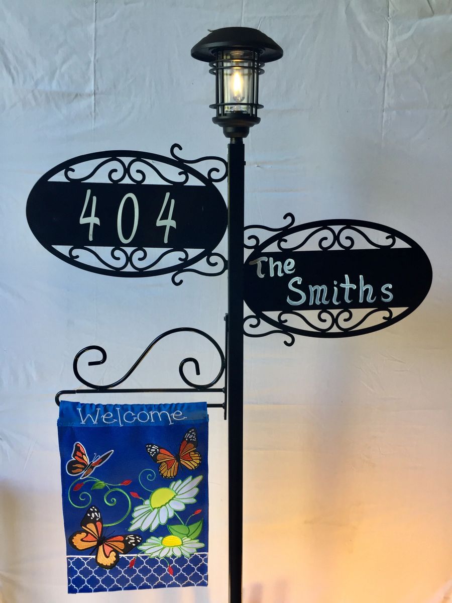 POST W/SOLAR LIGHT, 2 NAME/ADDRESS PLATES, SCROLL FLAG BAR