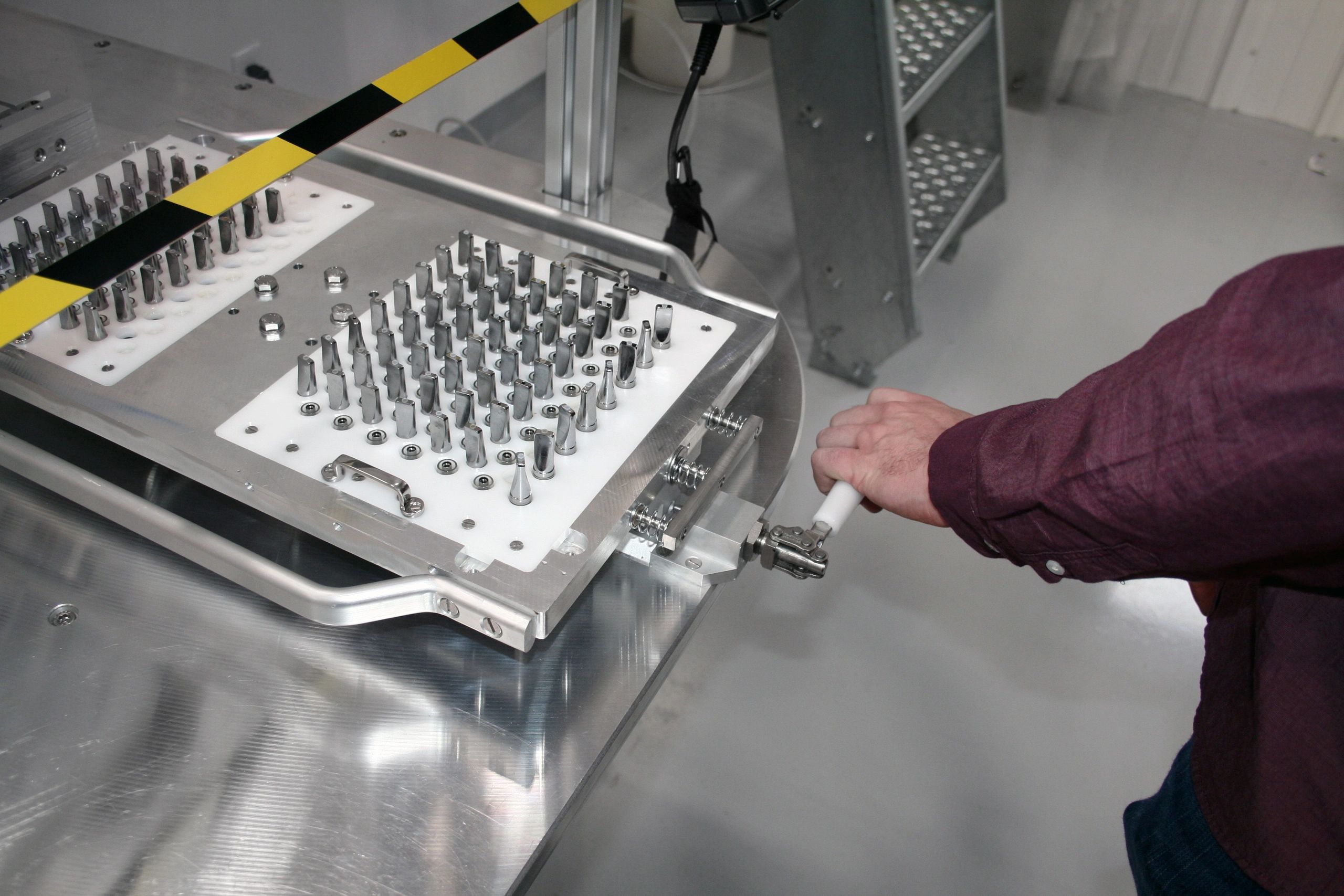 Cannabis Oil Filling and Closing Machines