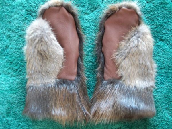 BEAVER FUR MITTENS