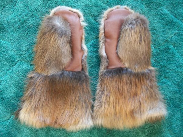 BEAVER FUR GAUNTLETS