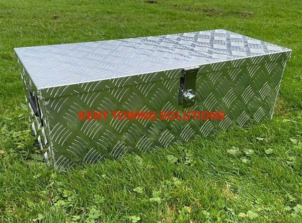 New Aluminium Chequer Plate Toolbox Lockable with Handles 760x330x240mm