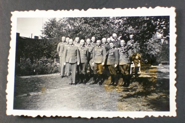 Original 3rd Reich Photograph - High ranking Heer officers pose w/ medals