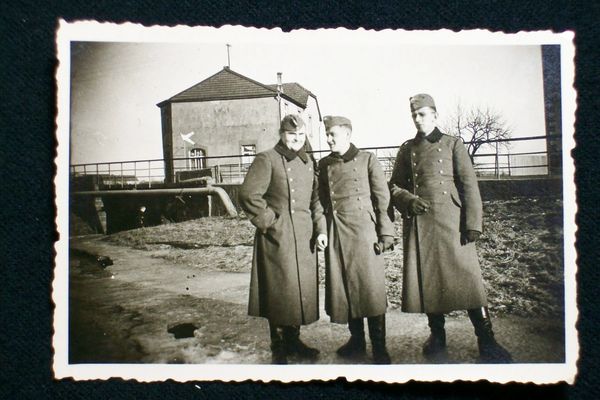 Original Third Reich Photograph - 3 Wehrmacht soldiers in trenchcoats
