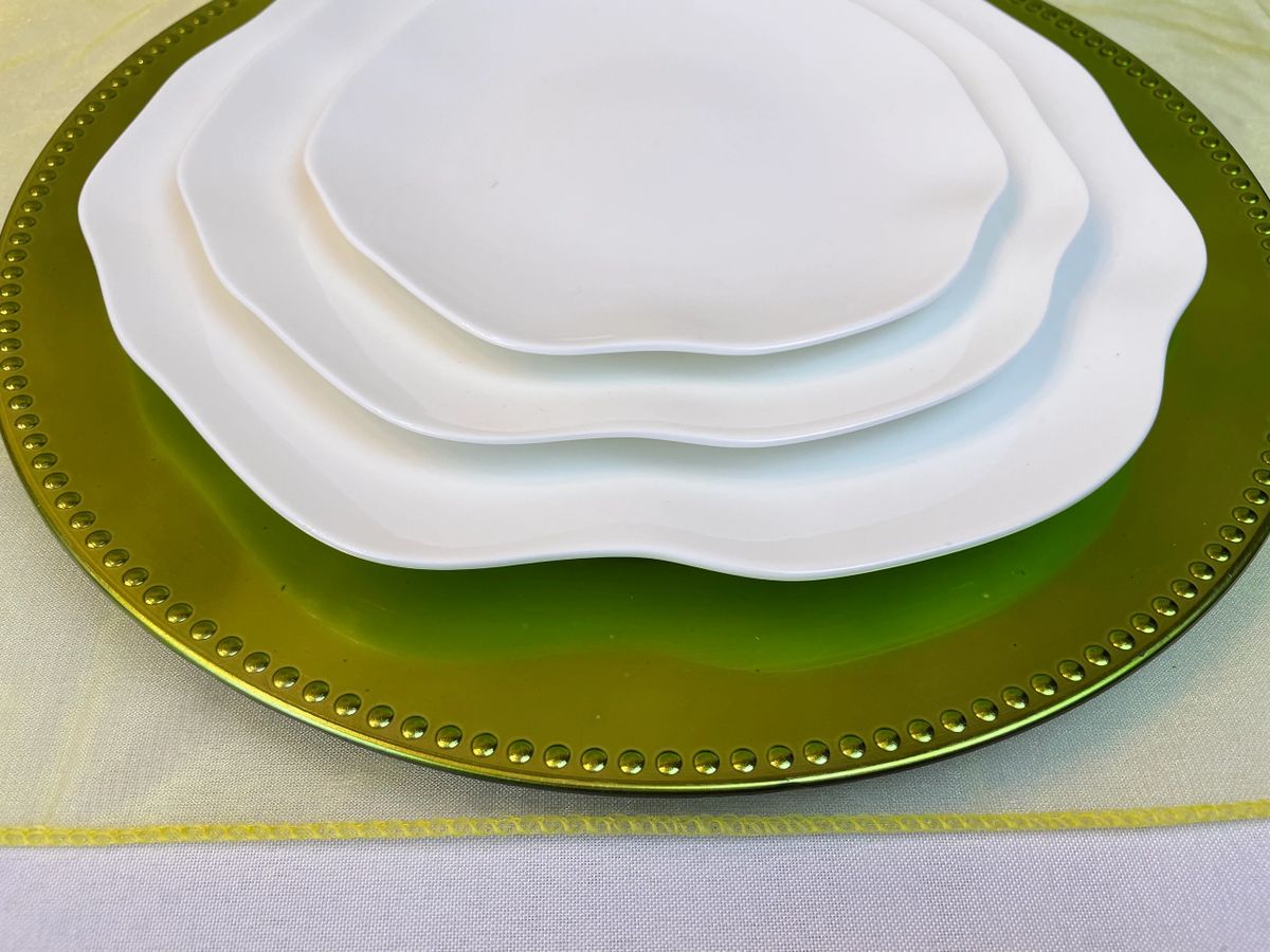 Place Settings and Chargers