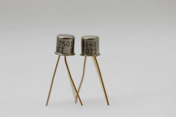 2N2501 Transistor Silicon NPN free post in AU ONLY!!