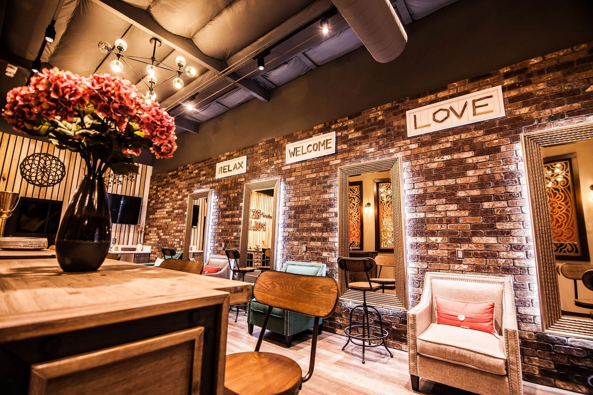 Red Polish Nail Lounge