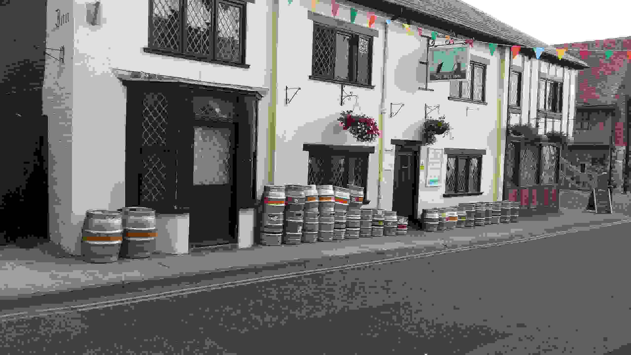 Pub&accomodation, Restaurant - Mill Inn - , England