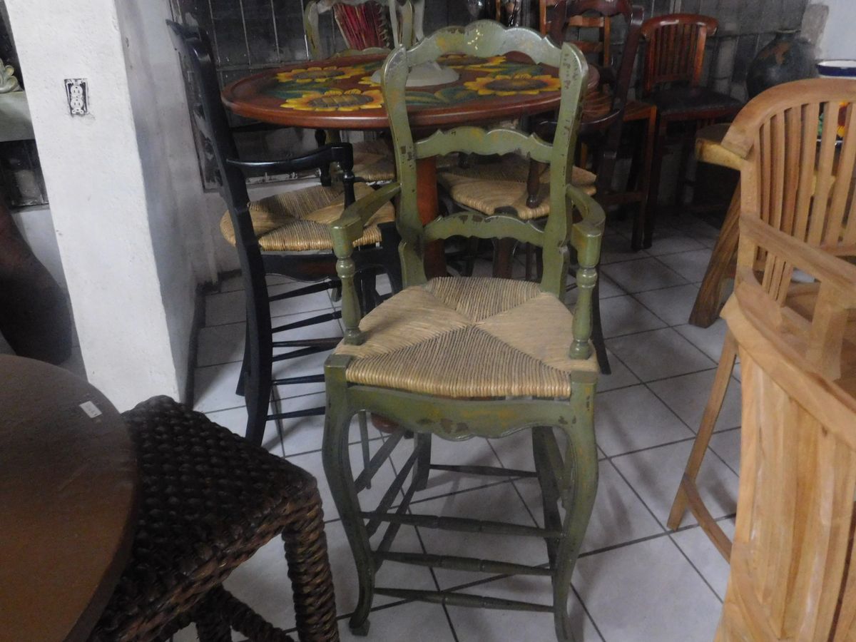 HUANACAXTLE RUSTIC BAR STOOL WITH ARMS