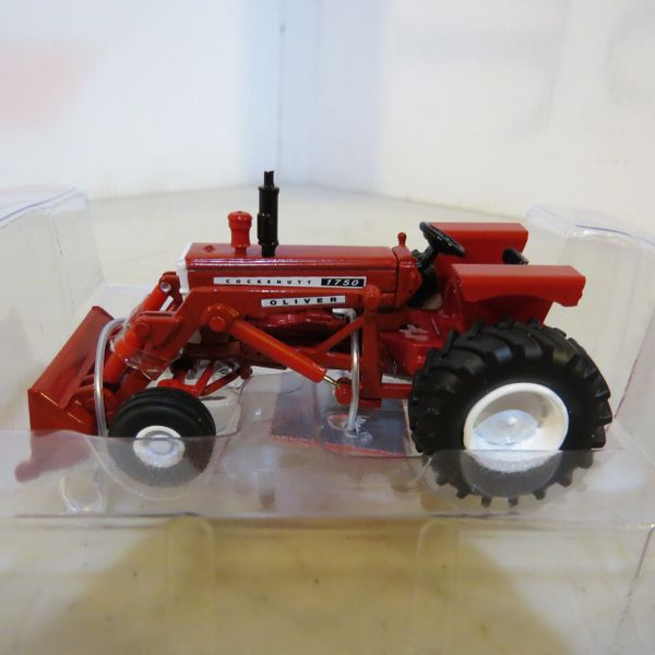 Cockshutt 1750 with Loader 1:64 Scale
