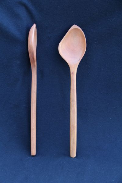18 Angled serving spoon