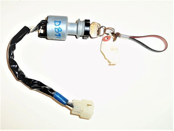 USED IGNITION SWITCH W/ KEY FITS DB71T