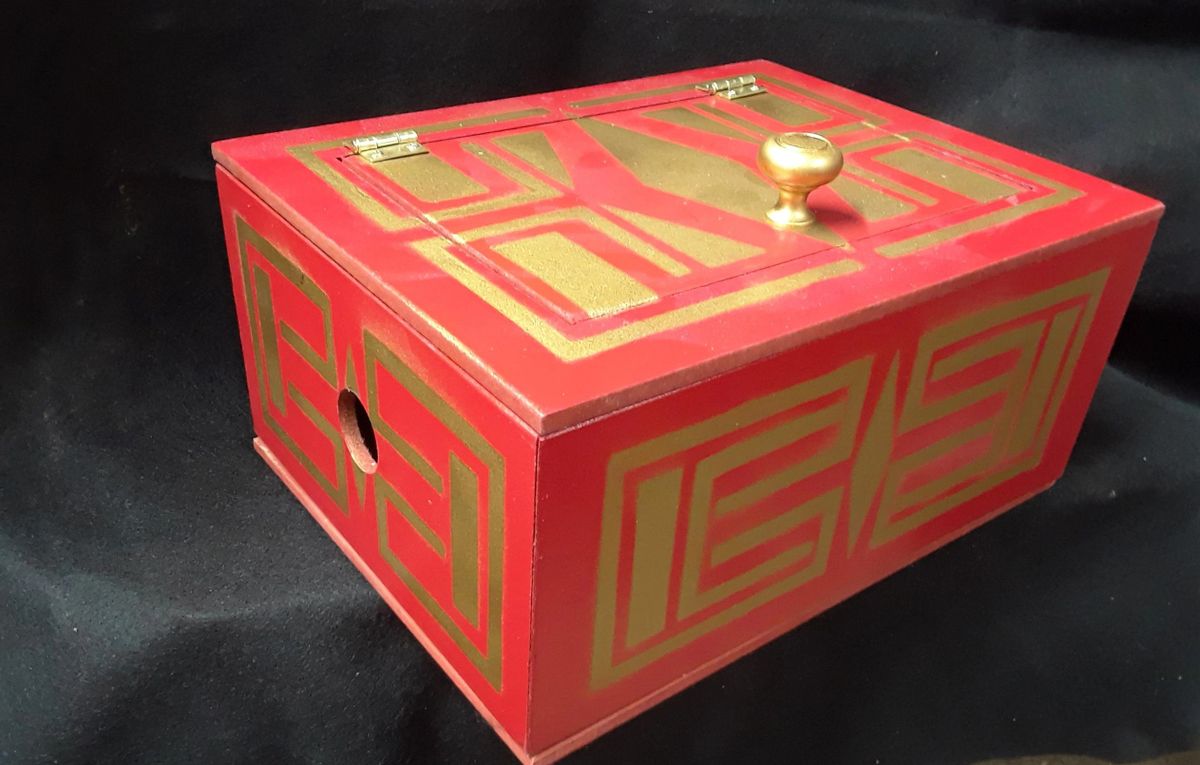 OZARK MAGIC NEW FLIP OVER VANISH/PRODUCTION BOX