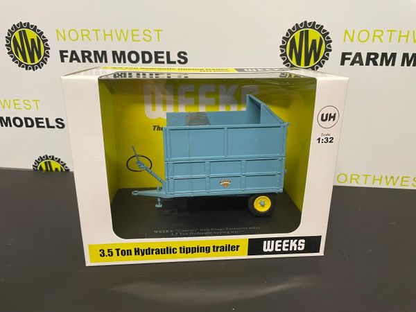 UNIVERSAL HOBBIES 6230 1:32 SCALE WEEKS CONVERT 3.5T SILAGE TRAILER