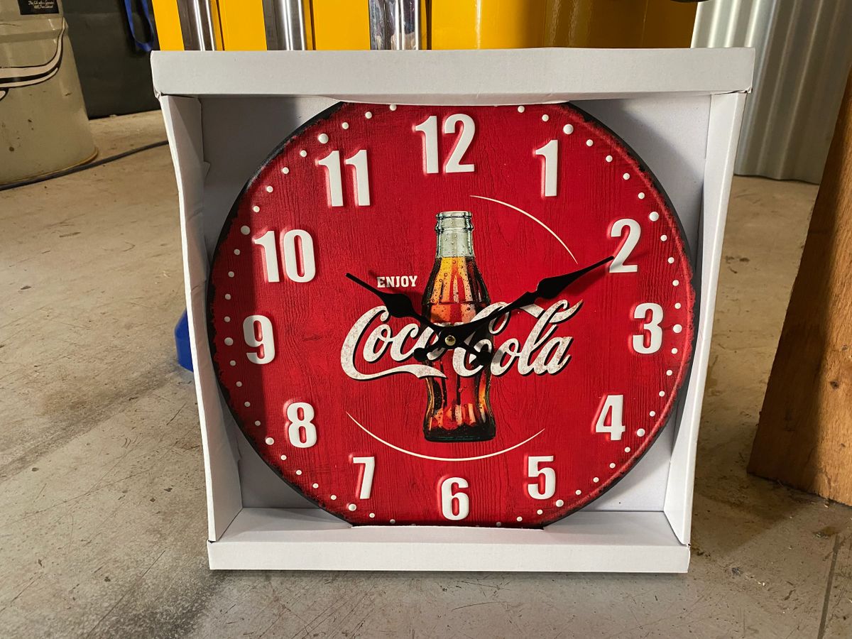 COCA COLA COKE 330 MM DIAMETER CLOCK