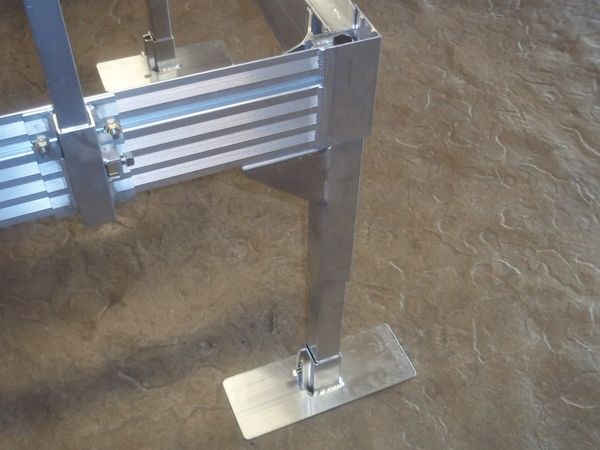 Voyager Adjustable Screw Leg