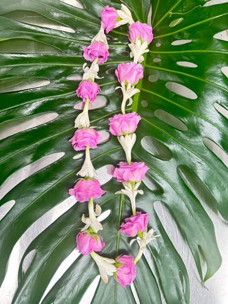 Tuberoses and roses lei | The Orchid Design Florist in Hawaii