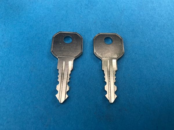 2 Sentry Safe Keys Code Cut 001 thru 010 (NEED TO KNOW IF IT HAS KEYPAD ...