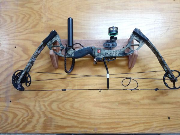 Compound Bow Rack, Wall Mount