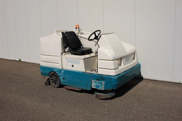 Refurbished Tennant 7400 Industrial Riding Scrubber