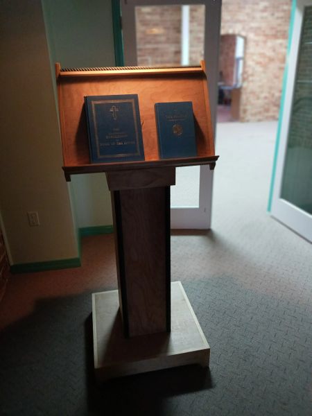 Chanters Choir Stand